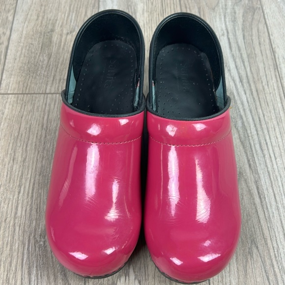 Sanita | Shoes | Sanita Dansko Danish Clog Patent Leather Pink 39 Or 9 ...